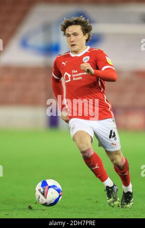 Callum Styles #4 of Barnsley during the game Stock Photo - Alamy