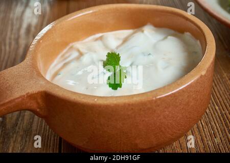 Italian garlic sauce Agliata Stock Photo - Alamy