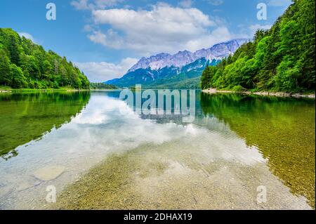 Paradise beach at Eibsee lake. Beautiful landscape scenery with clear ...