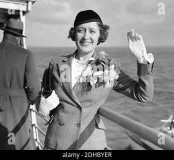 RUTH ETTING (1896-1978) American singer and film actress about 1932 ...