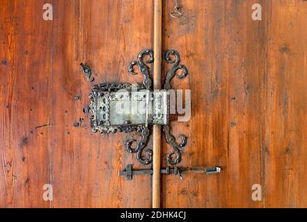 Middle age door lock Stock Photo - Alamy