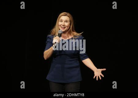 Sophie Porte assiste a la soiree Hommage a Laurent Violet au Theatre ...