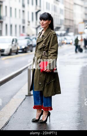 Street style, Laura Comolli arriving at Jil Sander Spring Summer 2016 ...