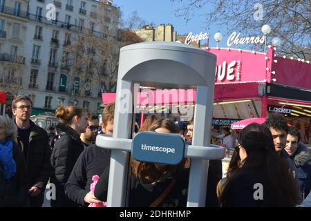 The first virtual reality machine 'Timescope' installing at the ...
