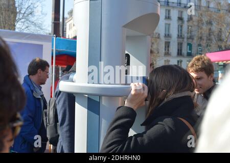 The first virtual reality machine 'Timescope' installing at the ...