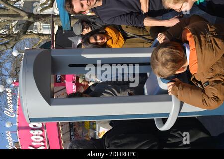 The first virtual reality machine 'Timescope' installing at the ...