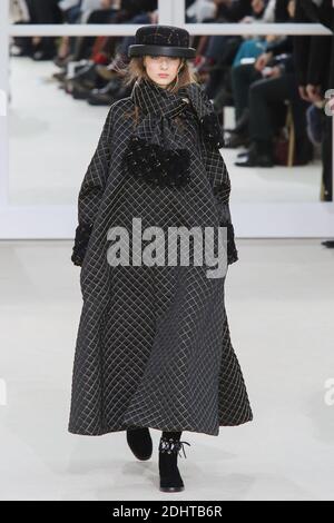 MANNEQUIN - DEFILE CHANEL PRET A PORTER COLLECTION AUTOMNE-HIVER 2016/ ...