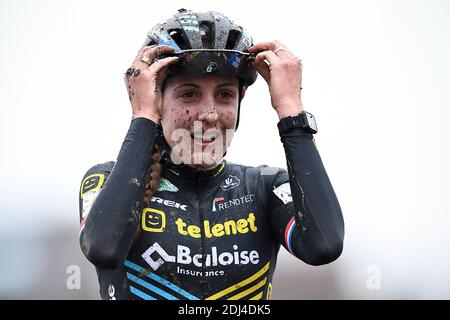 Dutch Lucinda Brand celebrates as she crosses the finish line to win ...