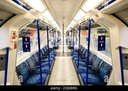 Empty tube train carriage on the London Underground Stock Photo - Alamy