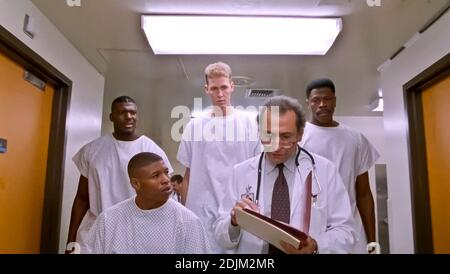 SPACE JAM, Patrick Ewing, Shawn Bradley, Larry Johnson, Muggsey Bogues ...