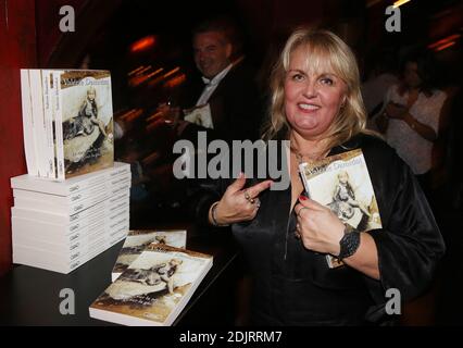 Valerie Damidot at Valerie Damidot, Le Cœur Sur La Main, Le Doigt Sur ...