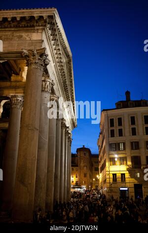 Parthenon Rome Italy at night Stock Photo - Alamy