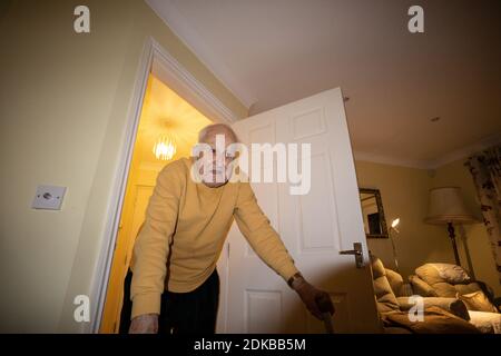 Elderly man in his eighties living alone, Hampshire, England Stock ...