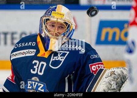 Save by goalkeeper Leonardo Genoni #30 (EV Zug) - 14.02.2025 - National ...