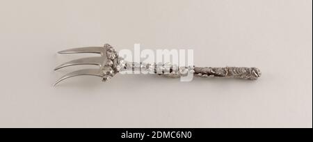 Fork. Trident shape, with marine algae and snail Stock Photo - Alamy