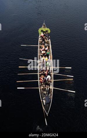 Folk musicians at Midsummer in Dalarna county Stock Photo - Alamy