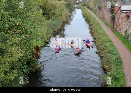 Canoes on the Grand Western Canal at Sampford Peverell in Devon Stock ...