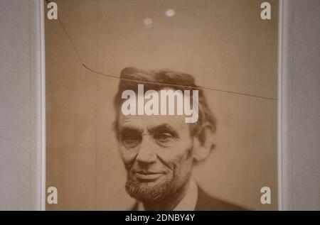 The original print of the 'cracked-plate' portrait of Abraham Lincoln ...