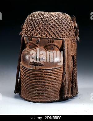 Cast bronze head of an Oba. Benin, Nigeria, 16th century Stock Photo ...