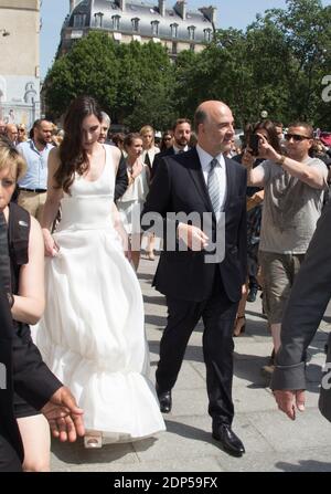 MARIAGE PIERRE MOSCOVICI AVEC ANNE-MICHELLE BASTERI A L'HOTEL DE VILLE ...