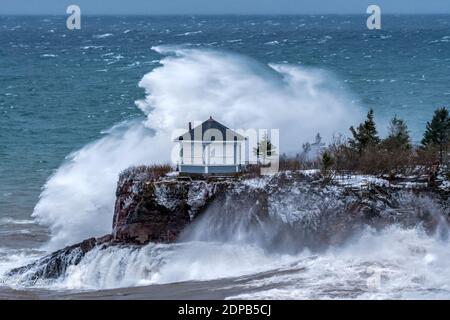 Big waves on Lake Superior Stock Photo - Alamy