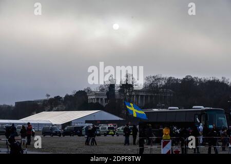 Munich, Germany. 19th Dec, 2020. Singer Janina Bey (Janina Beyerlein ...