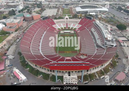 A general view of California Memorial Stadium on the campus of ...