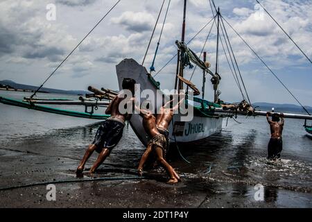 Legazpi: life in a port in the Philippines. The series is produced in a ...