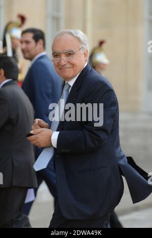 Former Emir of Qatar, Emir Sheikh Hamad Bin Khalifa Al Thani alongside ...