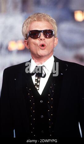 German folk music singer Heino (R) and his wife Hannelore pictured ...