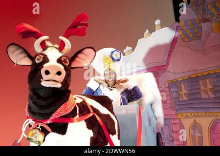 Jack and the Beanstalk: The Cow Stock Photo - Alamy