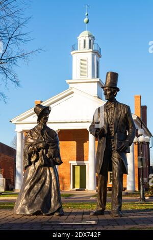 Abraham and Mary Lincoln Statues with the Historic Metamora County ...