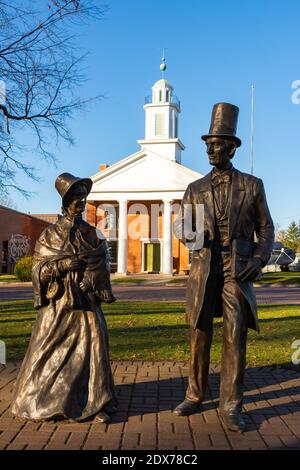 Abraham and Mary Lincoln Statues with the Historic Metamora County ...