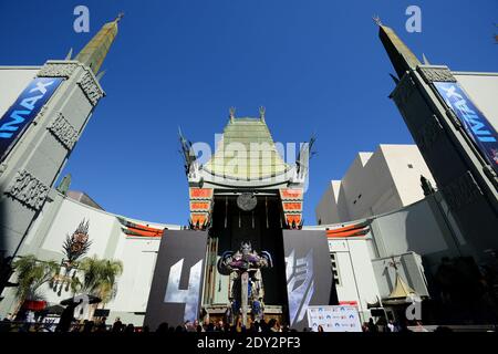 Transformers's Hoptimus Prime handprint and footprint ceremony on ...