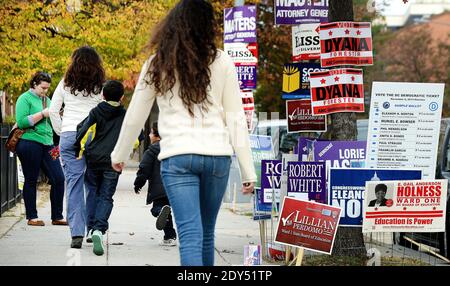 People cast their vote during D.C. primary election at Shepard Park ...