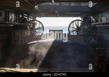 LCAC 30 departs USS Germantown during PHIBLEX 15 140928 Stock Photo - Alamy