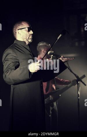 Super Pop Corn, first part of the french group Elephant, performs live ...