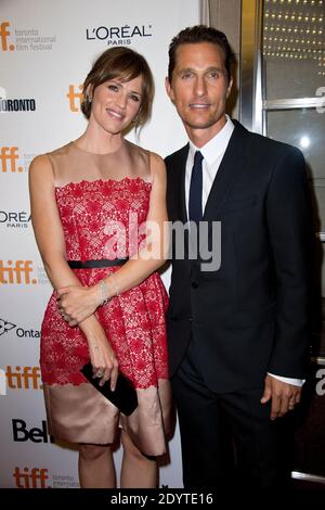 (L-R) Jennifer Garner and Matthew McConaughey attend the 'Dallas Buyers ...