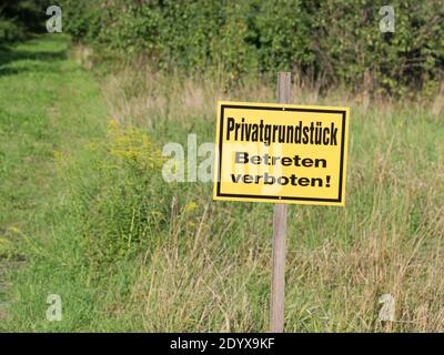 Betreten verboten translation Do not enter sign Stock Photo - Alamy
