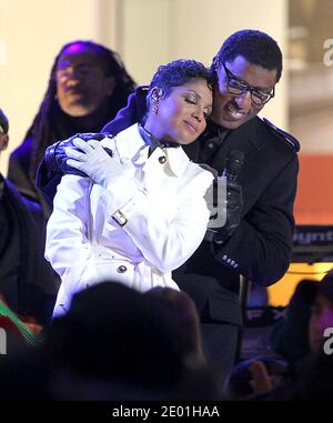Toni Braxton and Baby Face sing during the Pre-Tape of the Christmas ...