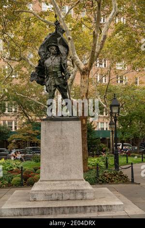 Statue of World War I Doughboy in Highland Park, New Jersey Stock Photo - Alamy