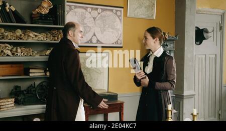 EFFIGY: POISON AND THE CITY, (aka EFFIGIE DAS GIFT UND DIE STADT), Lea ...