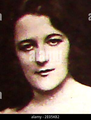 An early portrait of celebrated revue star Violet Loraine (1886 – 1956 ...