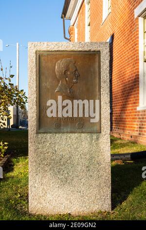 The Lincoln Judicial Circuit Woodford County seat marker at the ...
