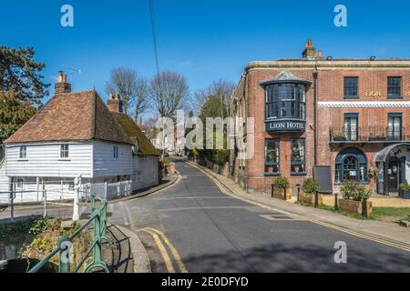 Farningham The Lion pub by river Stock Photo - Alamy