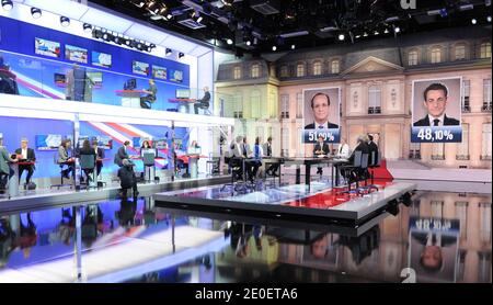 David Pujadas and Elise Lucet present a special broadcast on France 2 ...