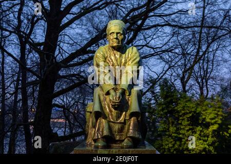 Statue of Izhorian oral poet Larin Paraske by Alpo Sailo (1936) in ...