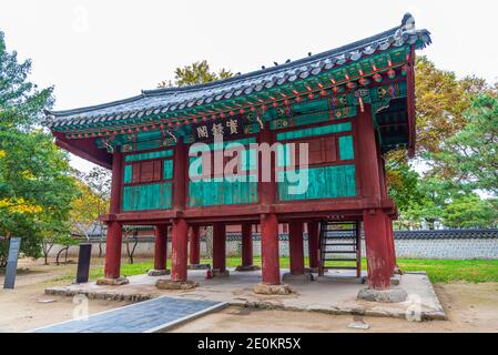 JEONJU, KOREA, OCTOBER 23, 2019: Aerial view of traditional hanok ...