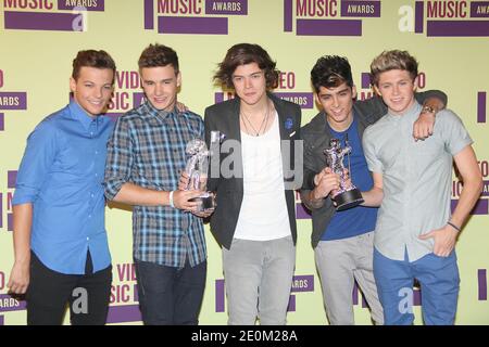 Singers Louis Tomlinson, Liam Payne, Niall Horan and Harry Styles of ...