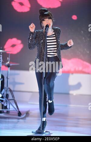 Carly Rae Jepsen at the taping of Vivement Dimanche on November 13 ...